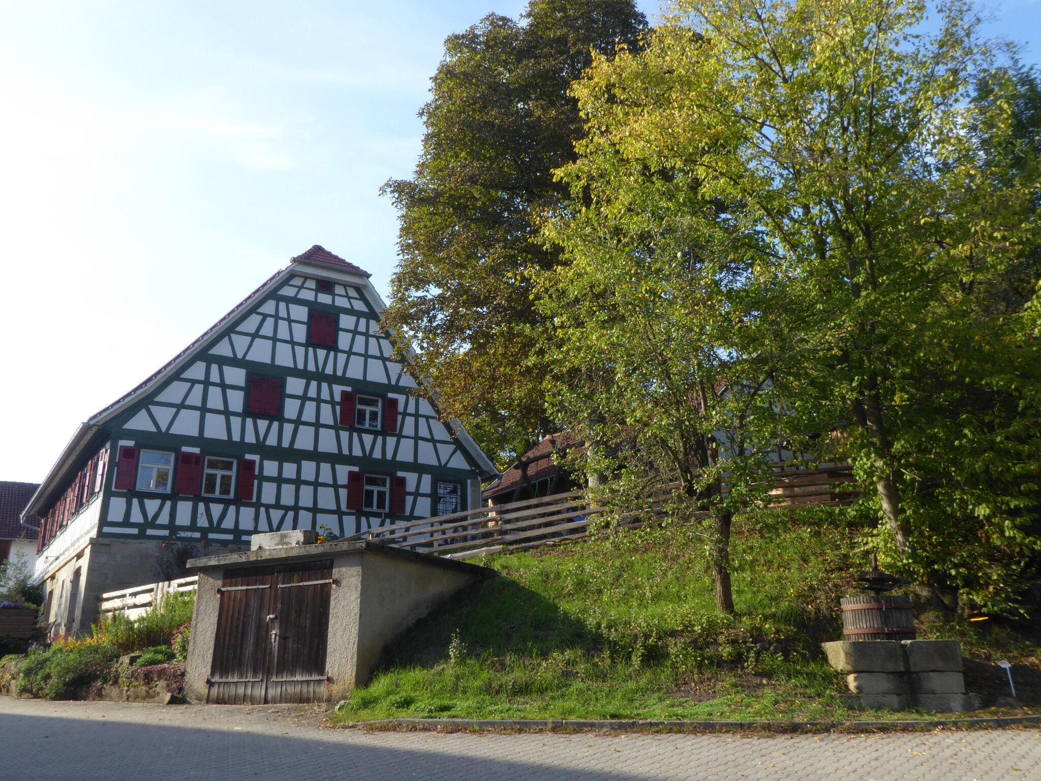 Goldener Oktober in Dorf Büttelbronn - Öhringen