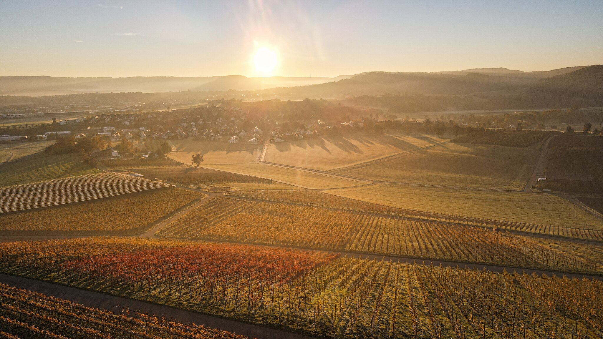 Magischer Sonnenaufgang in Hohenlohe: Farbenkünstler - Neuenstein