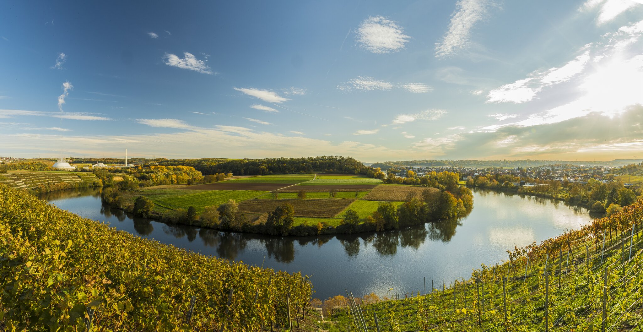Im Neckartal: Kirchheimer Neckarschleife
