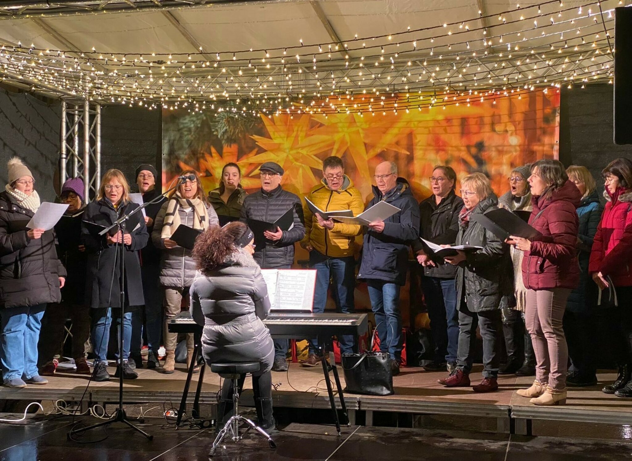 Chorgruppe Aufwind: Auftritt auf dem Weihnachtsmarkt - Heilbronn