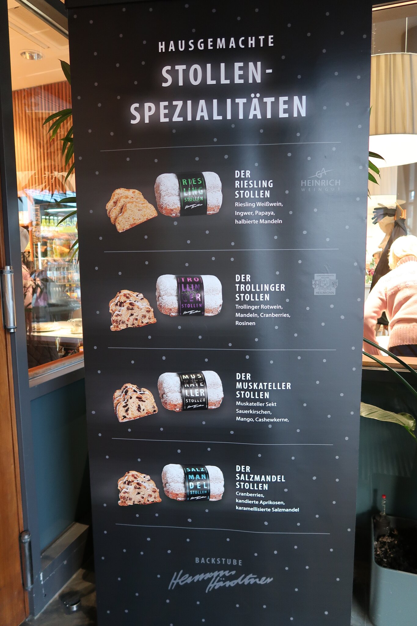 Christstollen.: Eine große Auswahl von verschiedenen Weihnachtsstollen ...