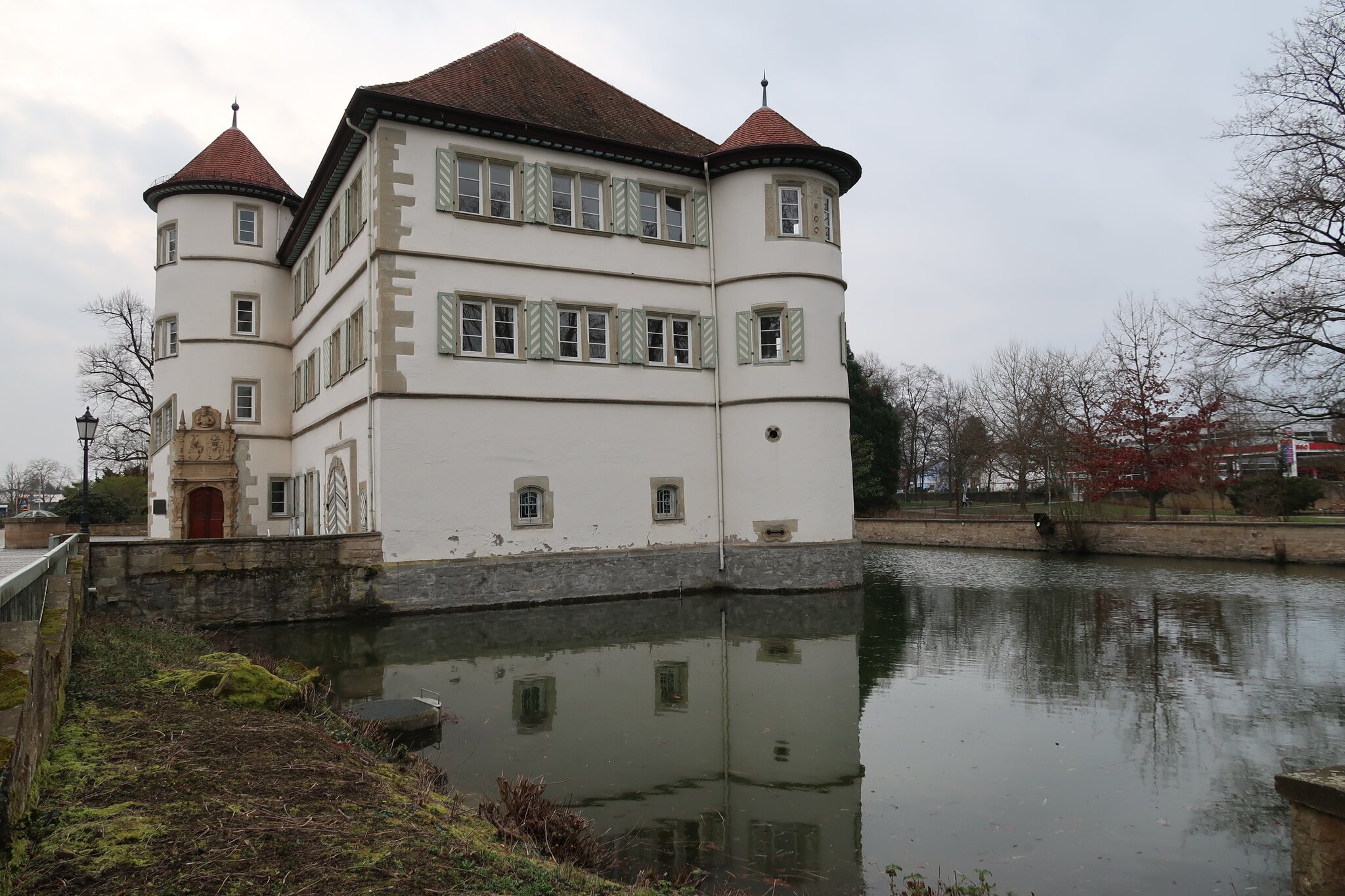Bad Rappenau.: Das Wasserschloß in Bad Rappenau ist immer ein Blickfang ...