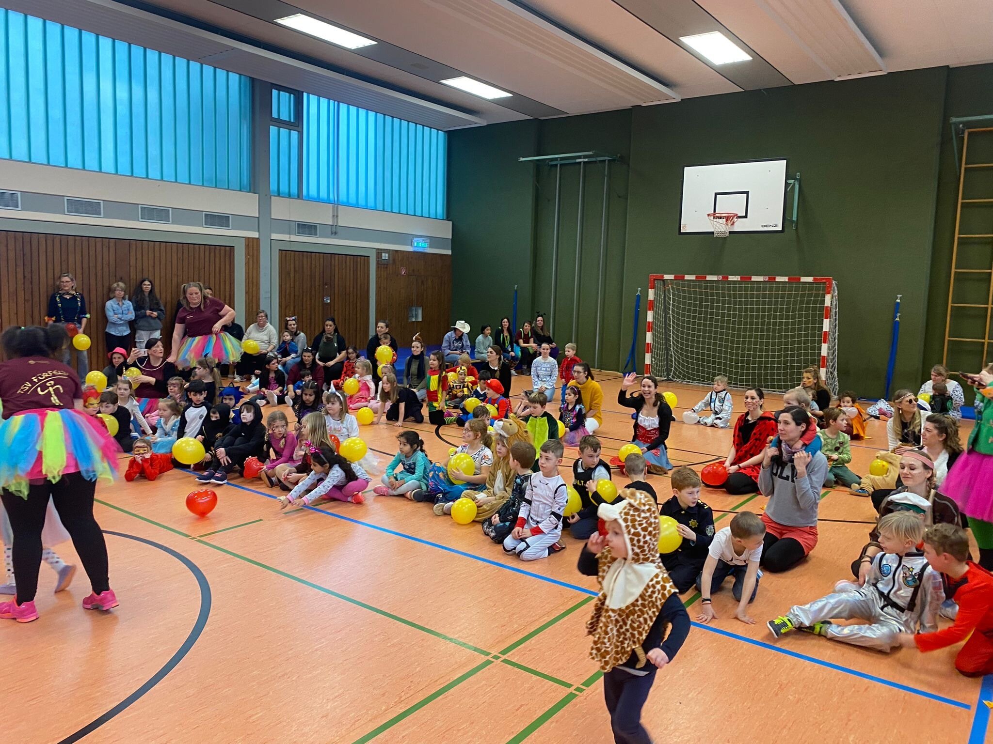 TSV Fürfeld Kinderturnen: Bunter Kinderfasching - Bad Rappenau