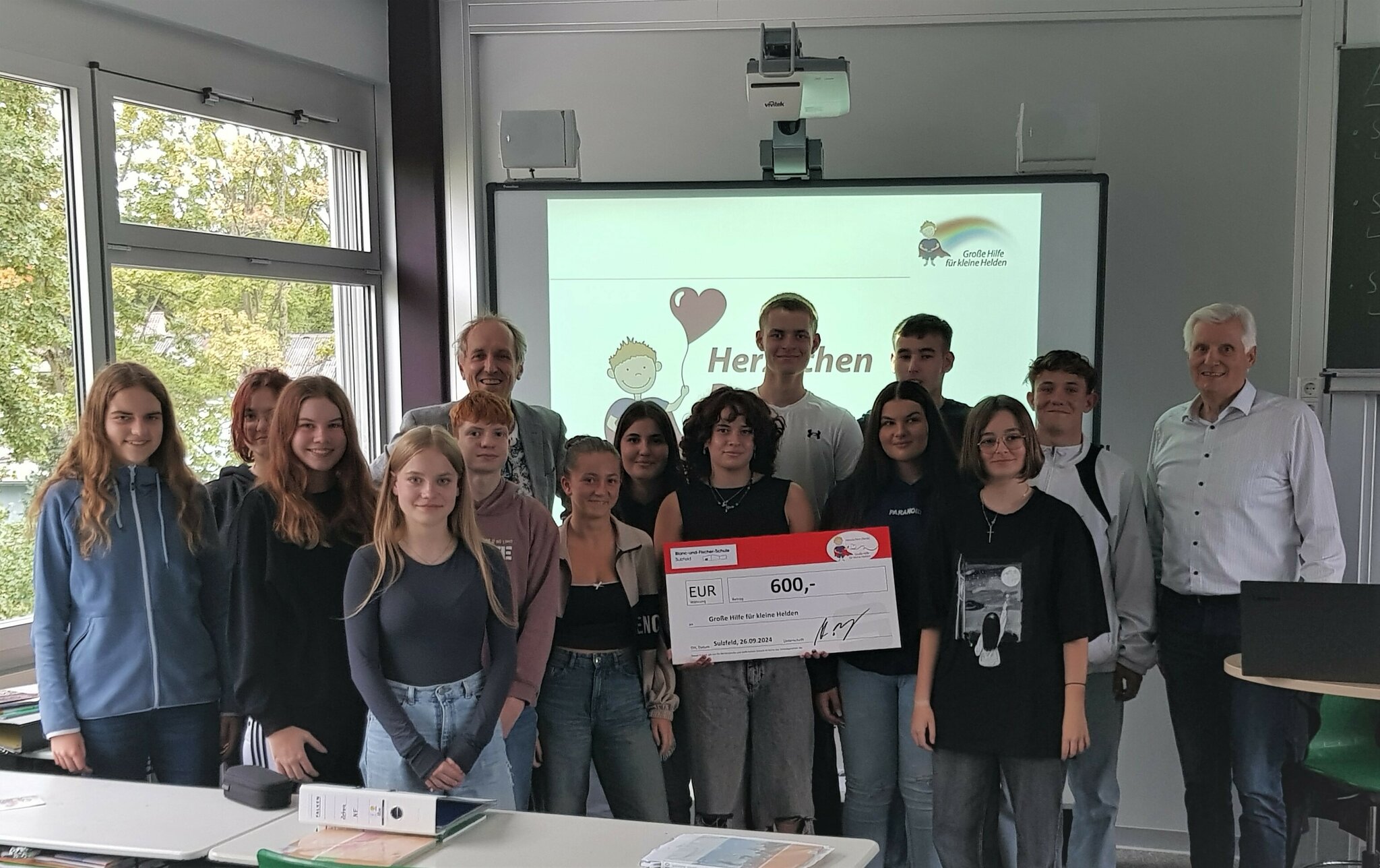 Spende: Sulzfelder Schüler engagieren sich für die „kleinen Helden ...