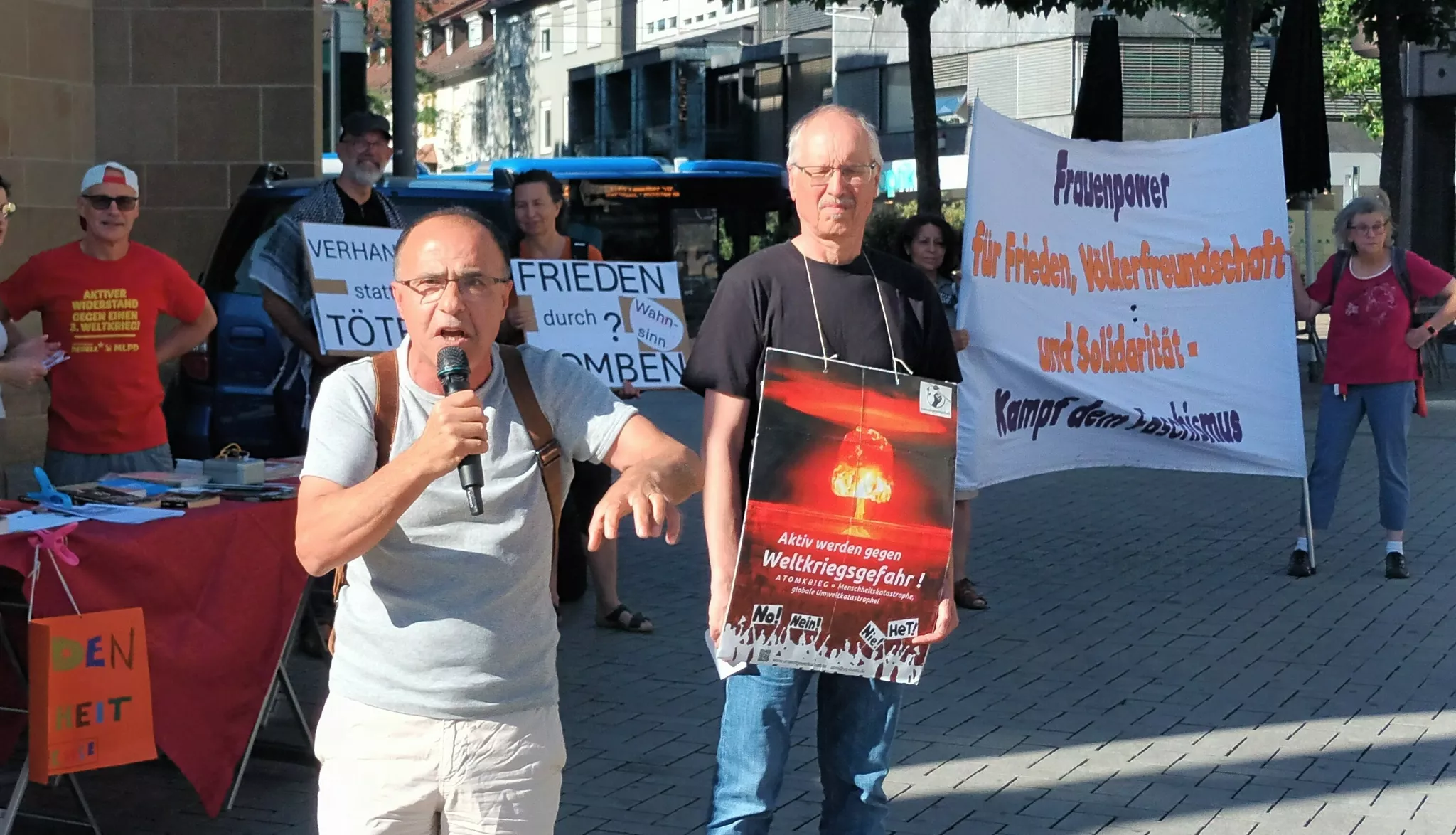 Kundgebung auf dem Kiliansplatz: Weckruf: Aufstehen für den Frieden! - Heilbronn