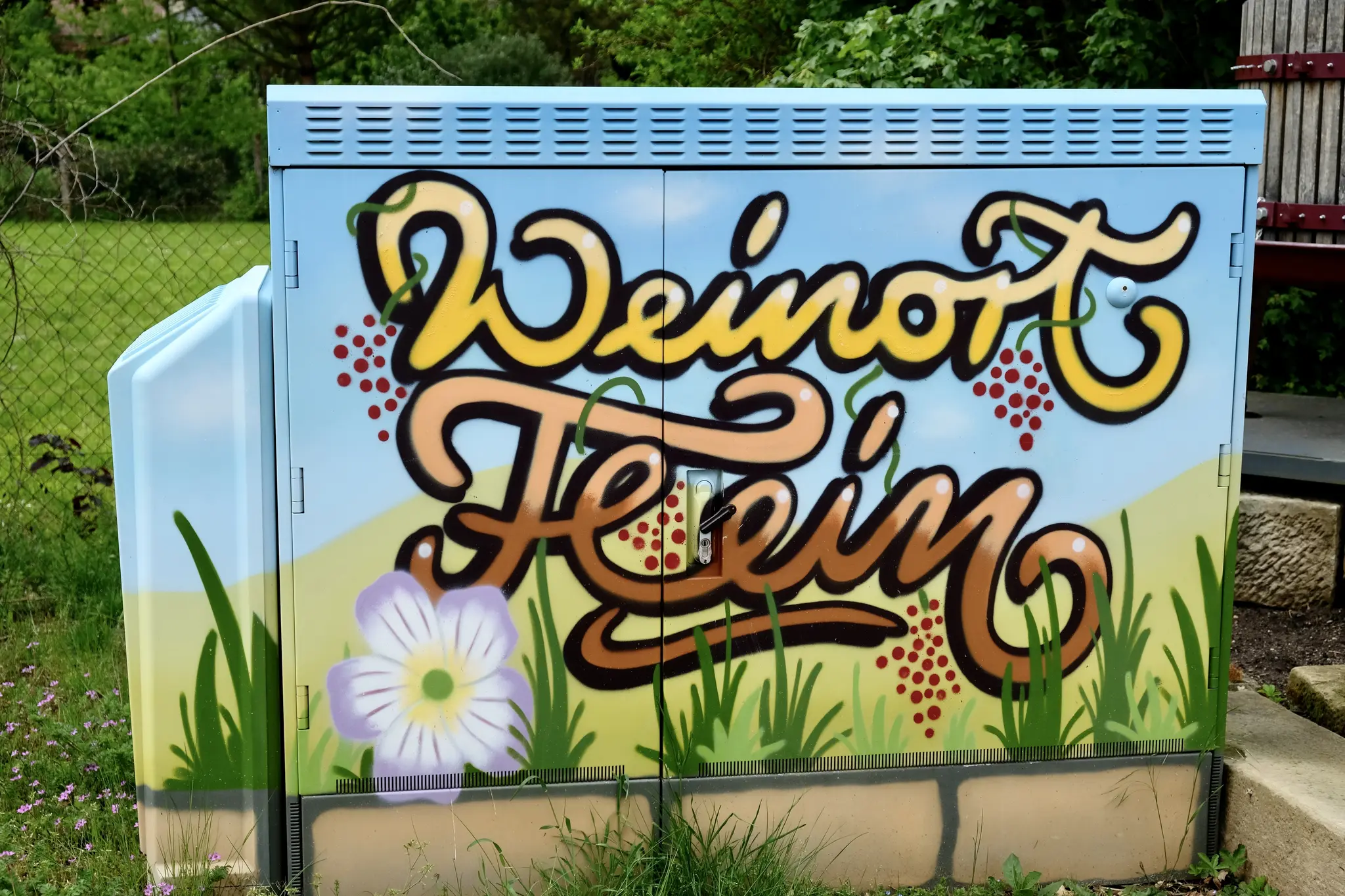 Streetart auf Verteilerkästen: Weinort Flein - Flein