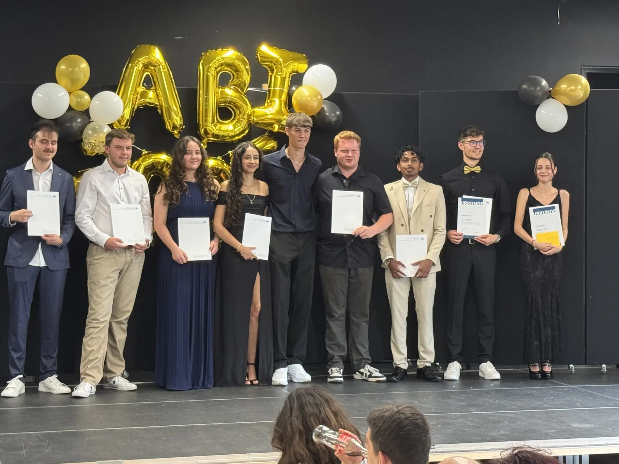 Abitur 2025 an der JJWS:: TG-Absolventen feierlich verabschiedet - Heilbronn