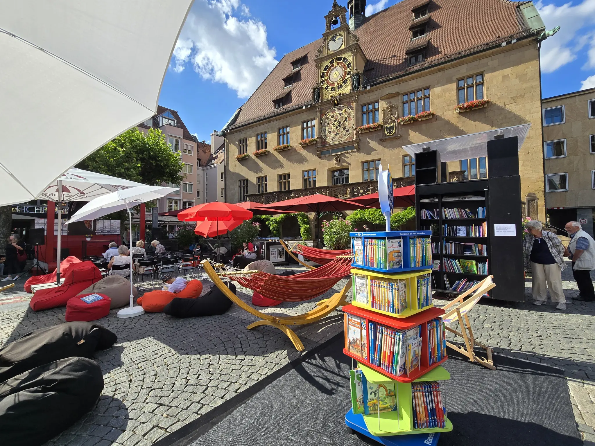 STADTLESEN: Heilbronn liest am Marktplatz - Heilbronn