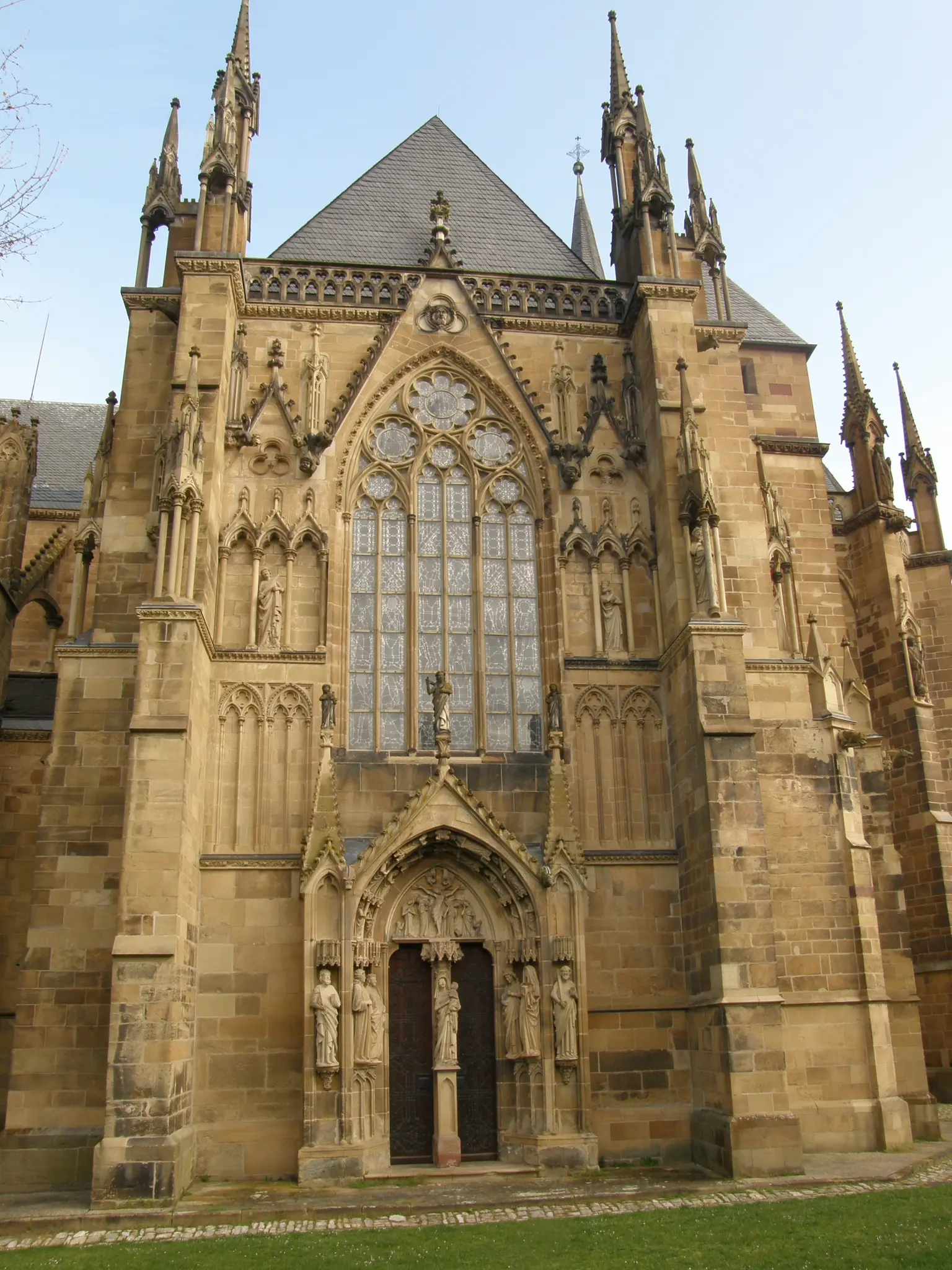 Bad Wimpfen im Tal: Seiteneingang der Ritterstiftskirche St. Peter ...